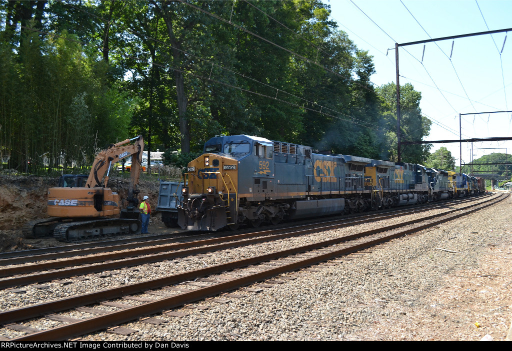 CSX CW44AH 592 leads a now six unit Q418-03